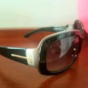 Tom Ford | Accessories | Authentic Tom Ford Lisa Sunglasses | Poshmark